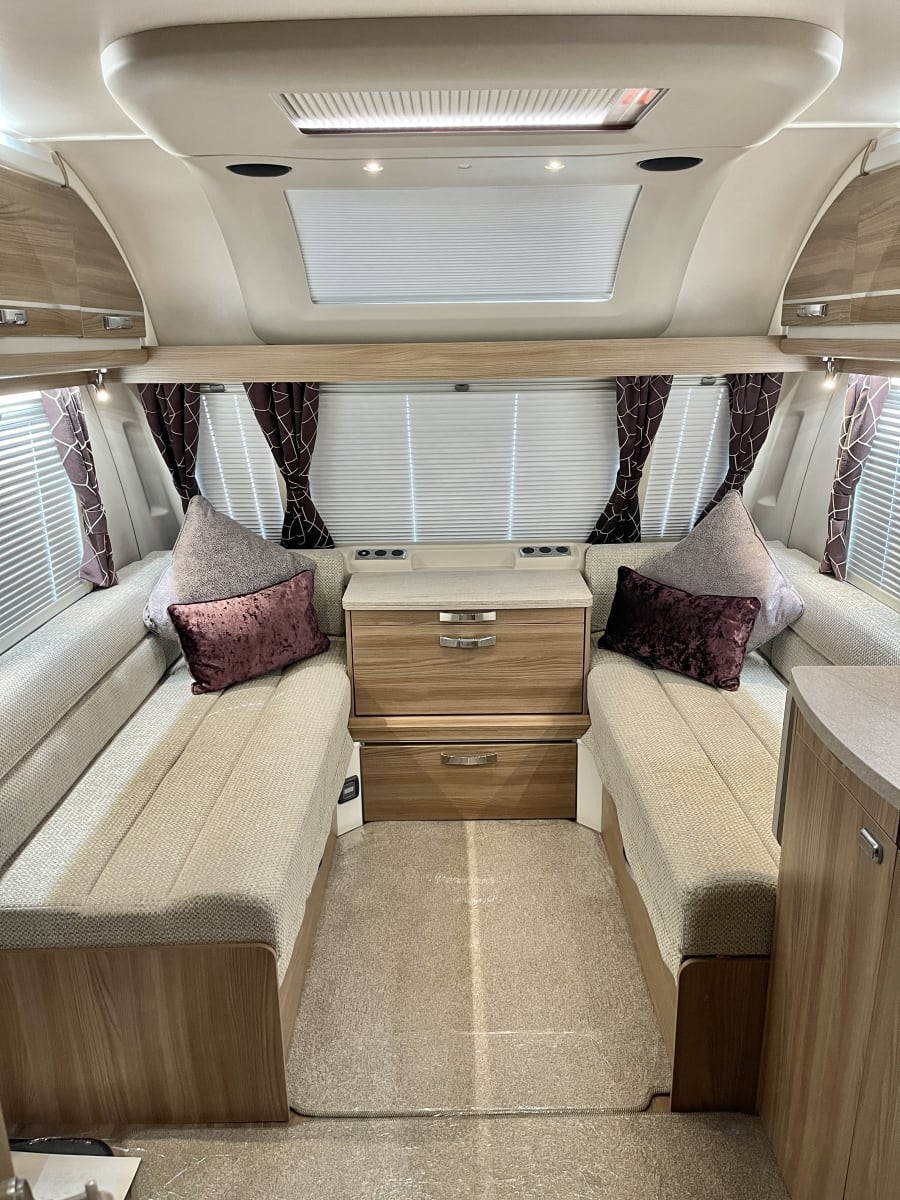 2020 Swift Challenger X835 Fixed Bed 4 Berth Twin Axle 8ft Wide Caravan