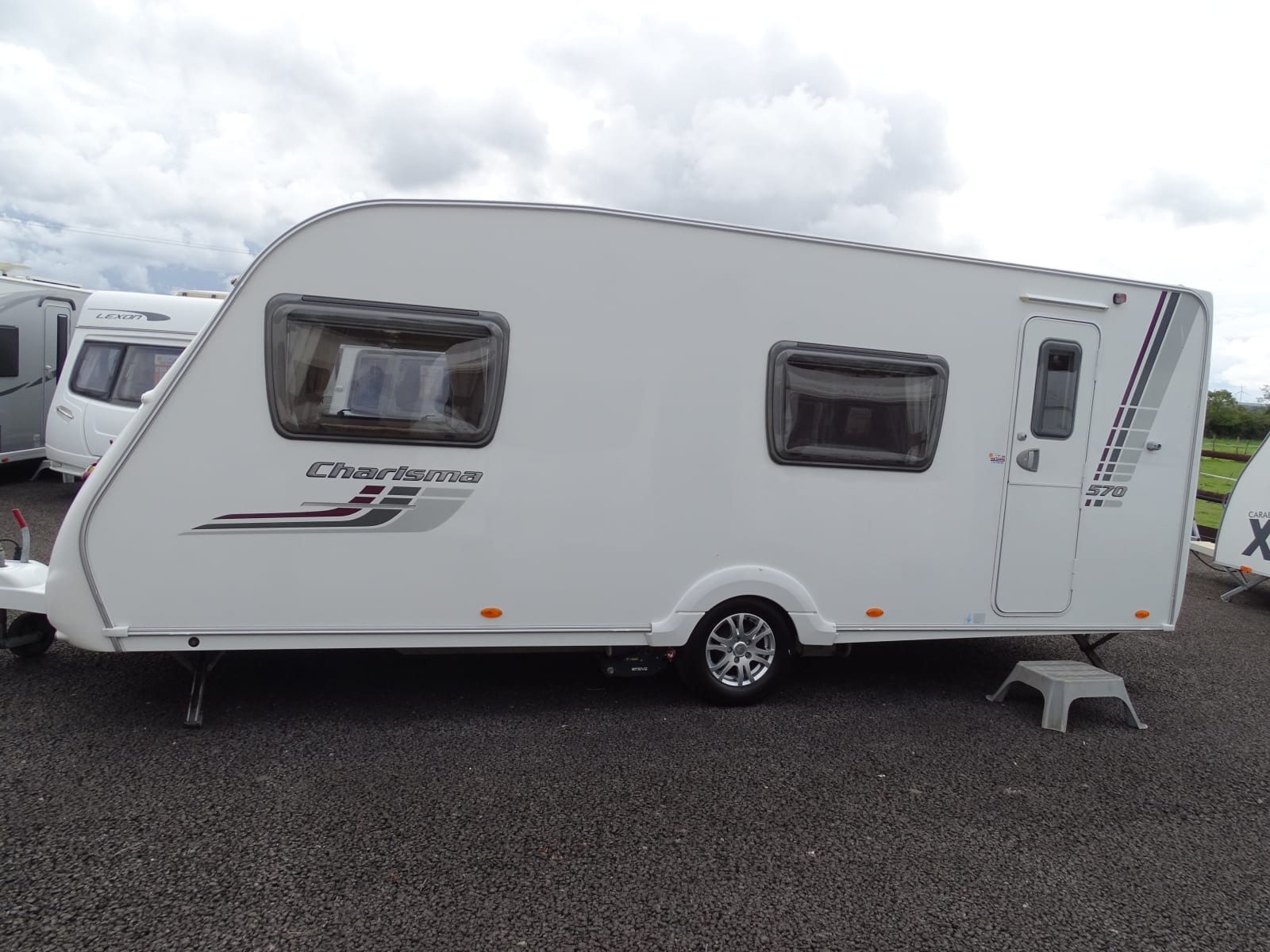 Swift charisma 570 2011 6 Berth Single Axle Touring Caravan with Manual ...
