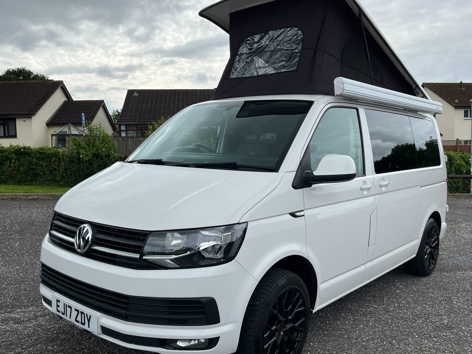 2017 Volkswagen Transporter White