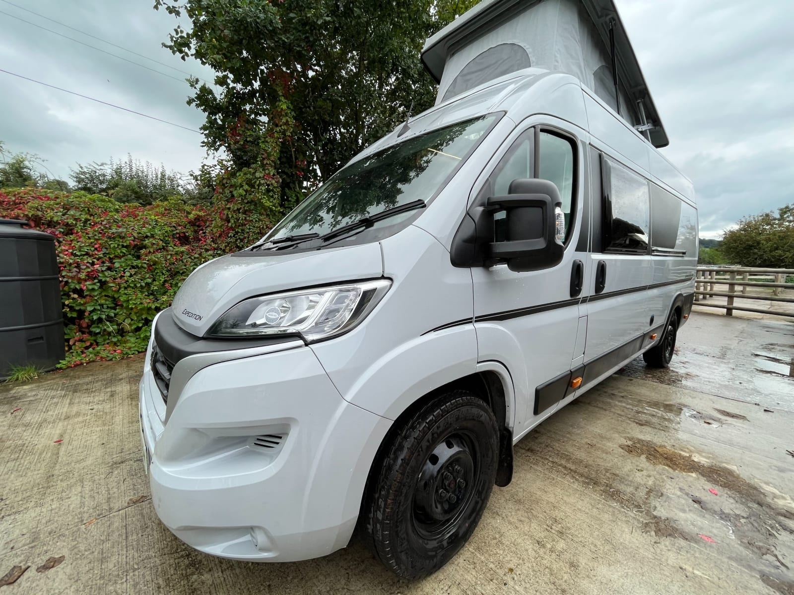 2022 Auto Trail Expedition 68 Grey