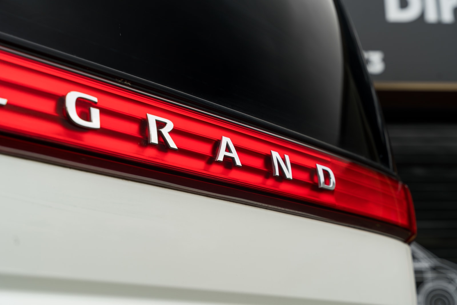 Nissan Elgrand Rear Conversion