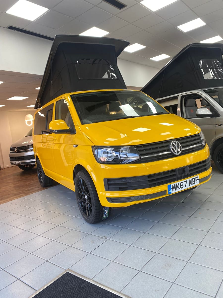 2017 Volkswagen Transporter Yellow