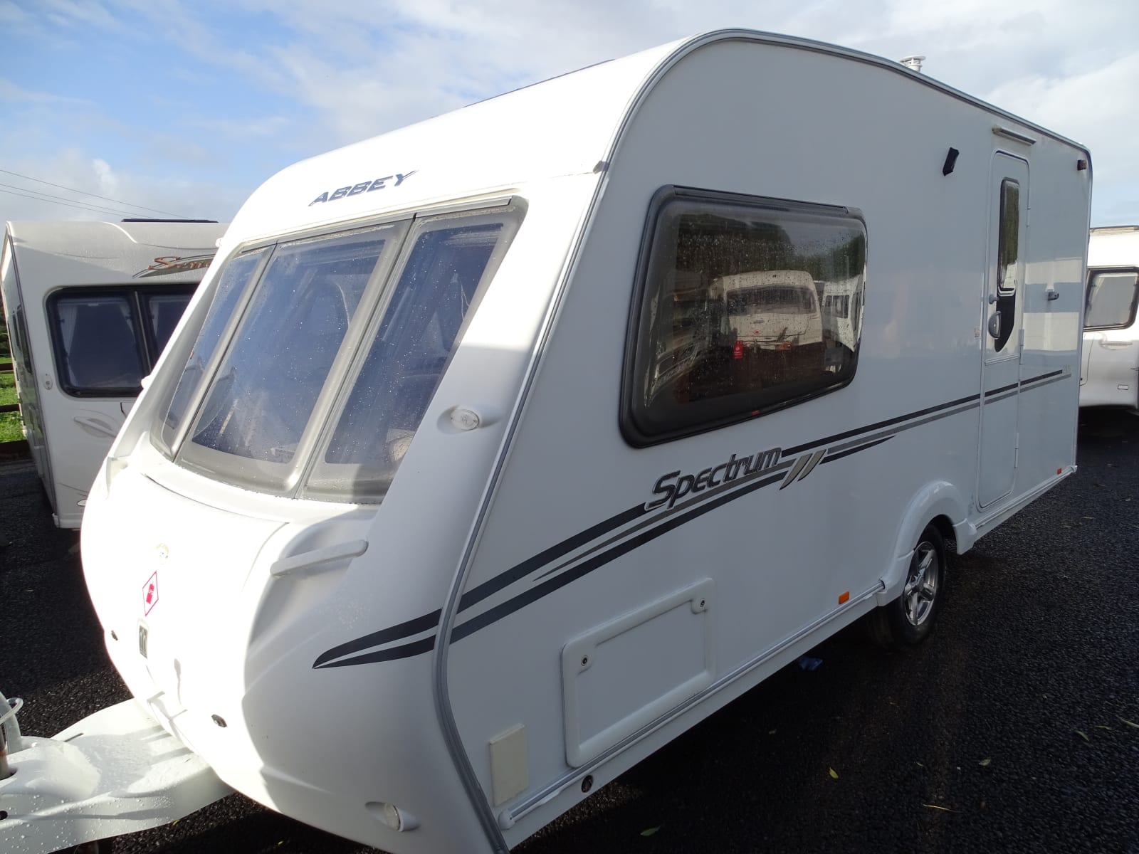 Abbey Spectrum 215 2009 2 Berth Single Axle Touring Carav...