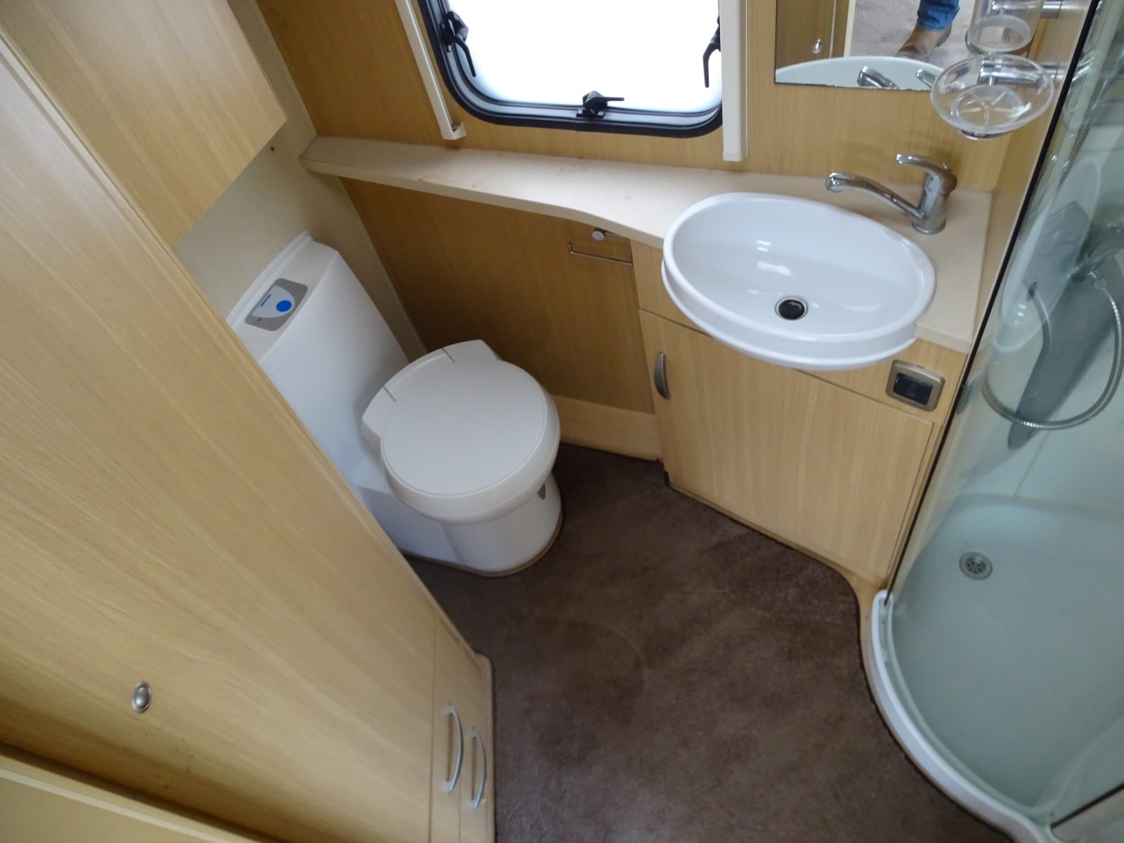 Abbey Spectrum 215 2009 2 Berth Single Axle Touring Carav...