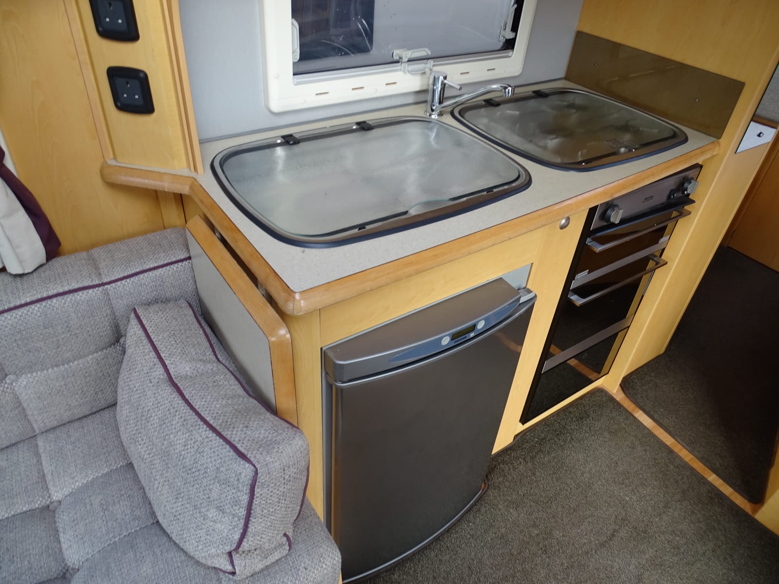 Elddis Crusader Tornado 2010 4 Berth Single Axle Touring Caravan with ...