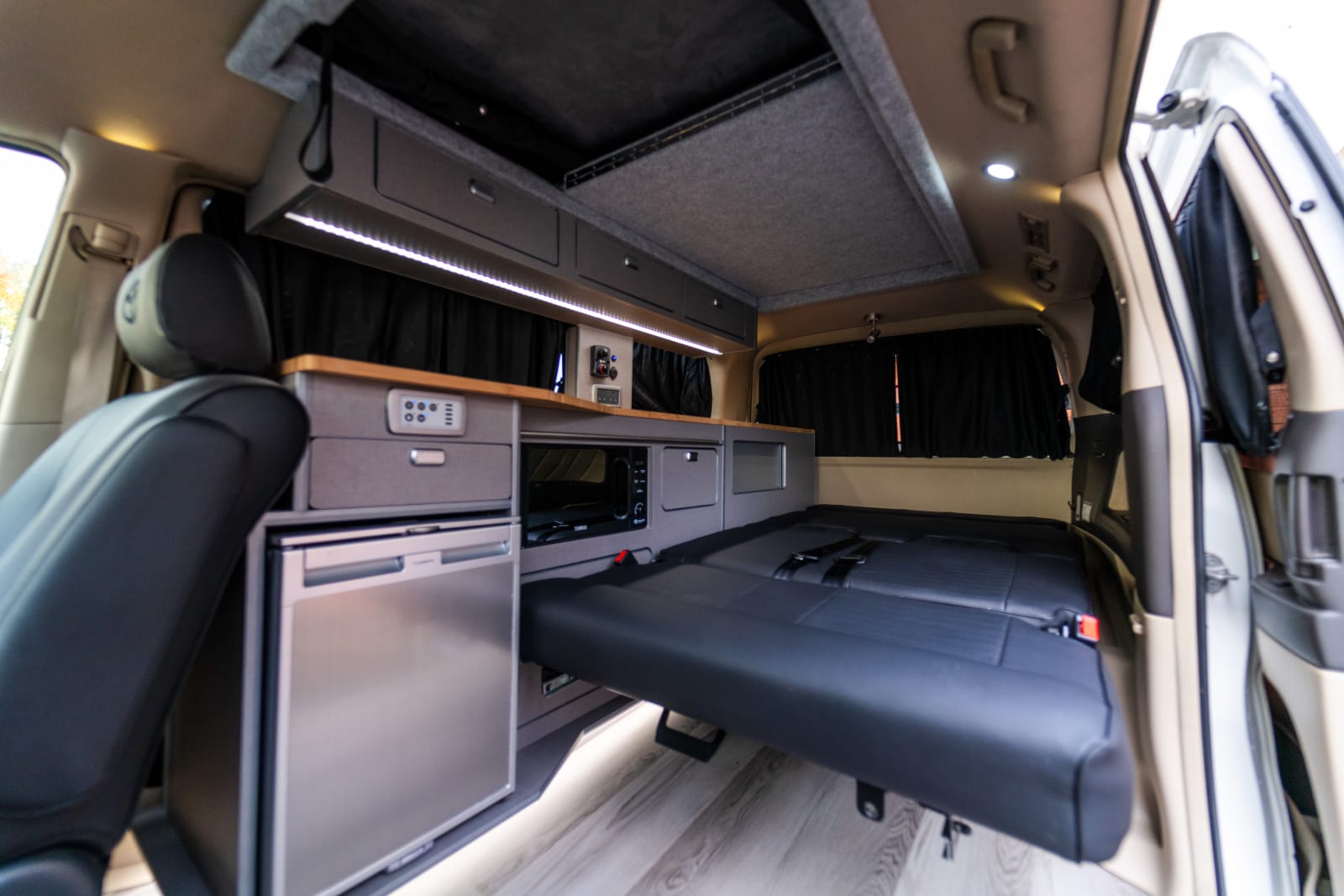 Toyota Alphard Campervan, Luxury Executive Conversion