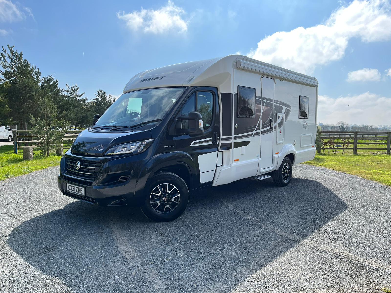 Used Swift Edge 464