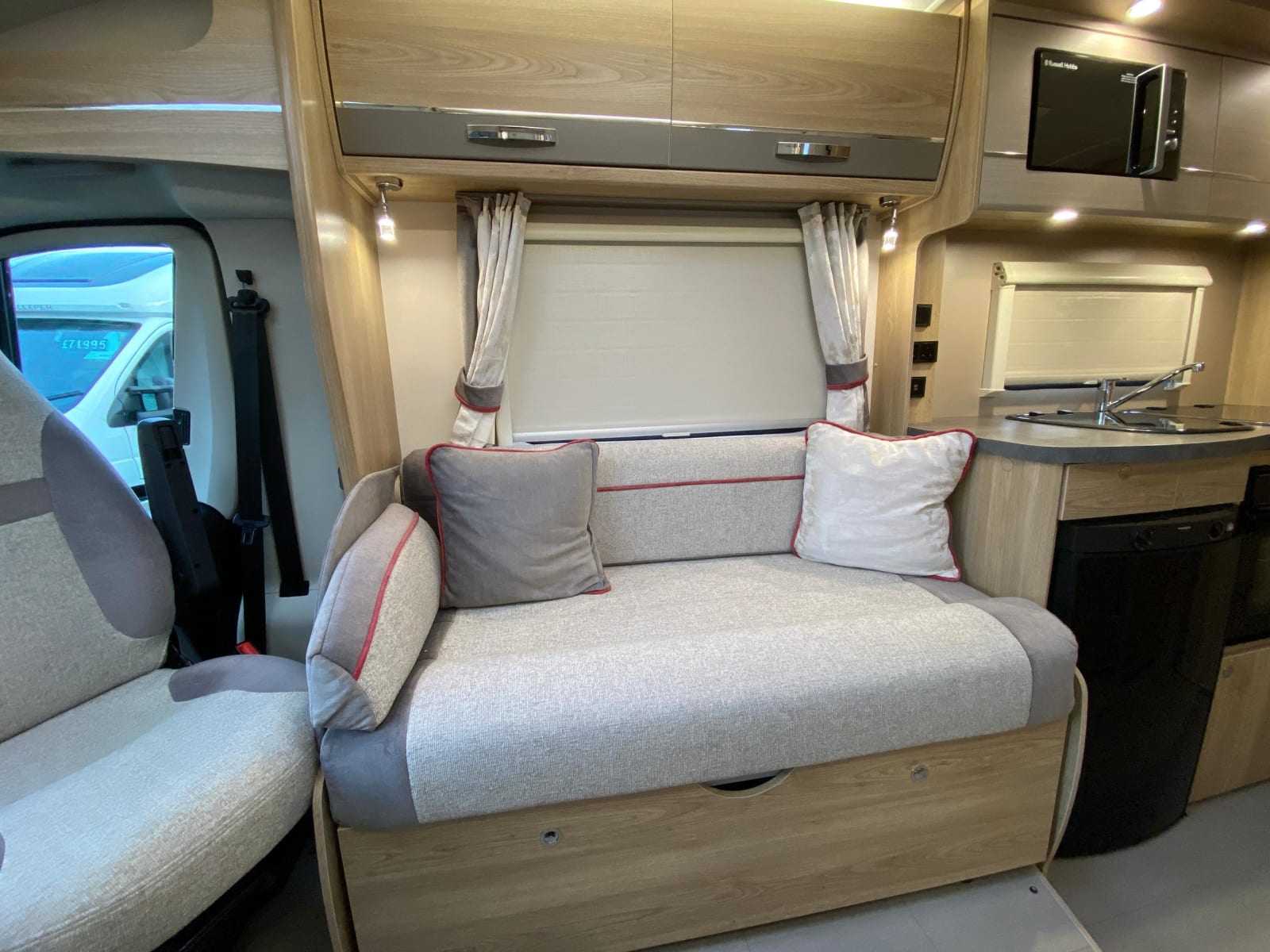 Elddis Majestic 105 Peugeot Boxer 2.2 Hdi 140bhp