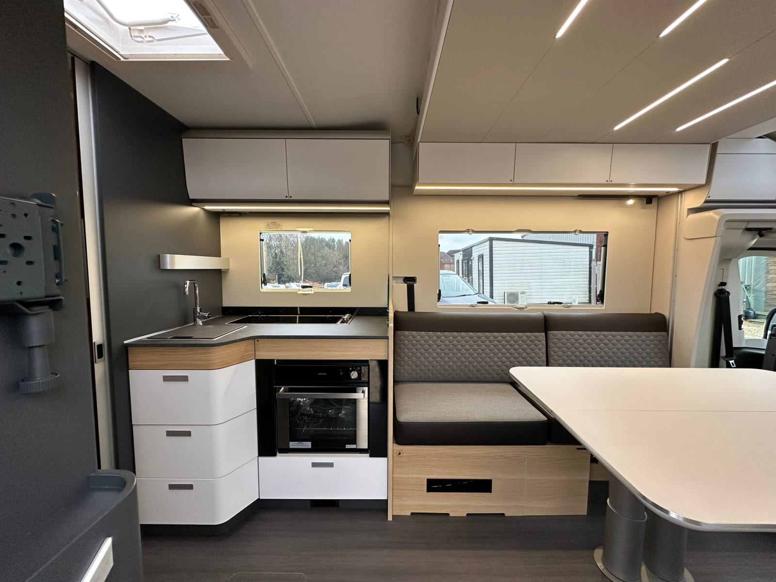 Adria Matrix Plus 600 Dt Special Offer