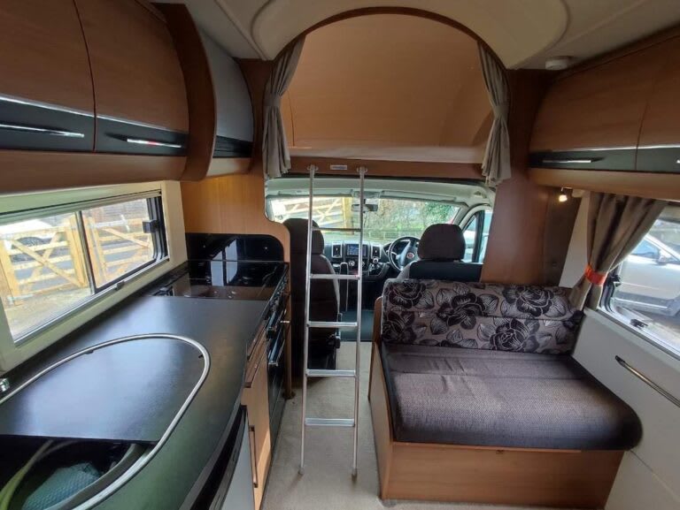 2012 Auto-trail Apache 700 Se