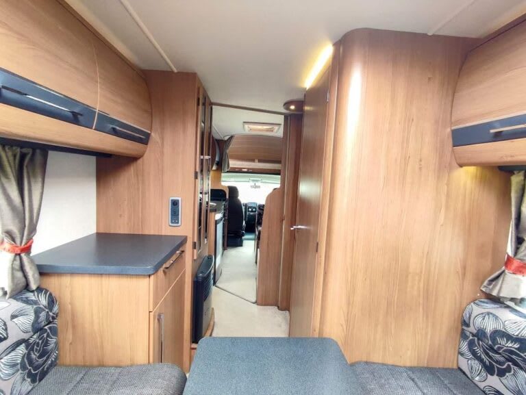 2012 Auto-trail Apache 700 Se