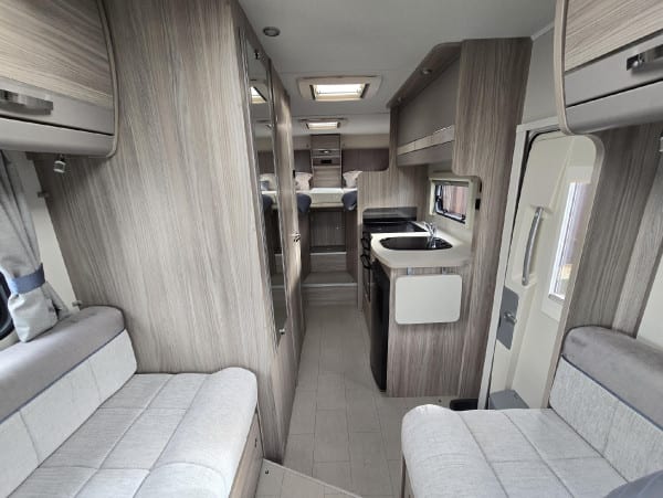 Peugeot Elddis Autoquest 194