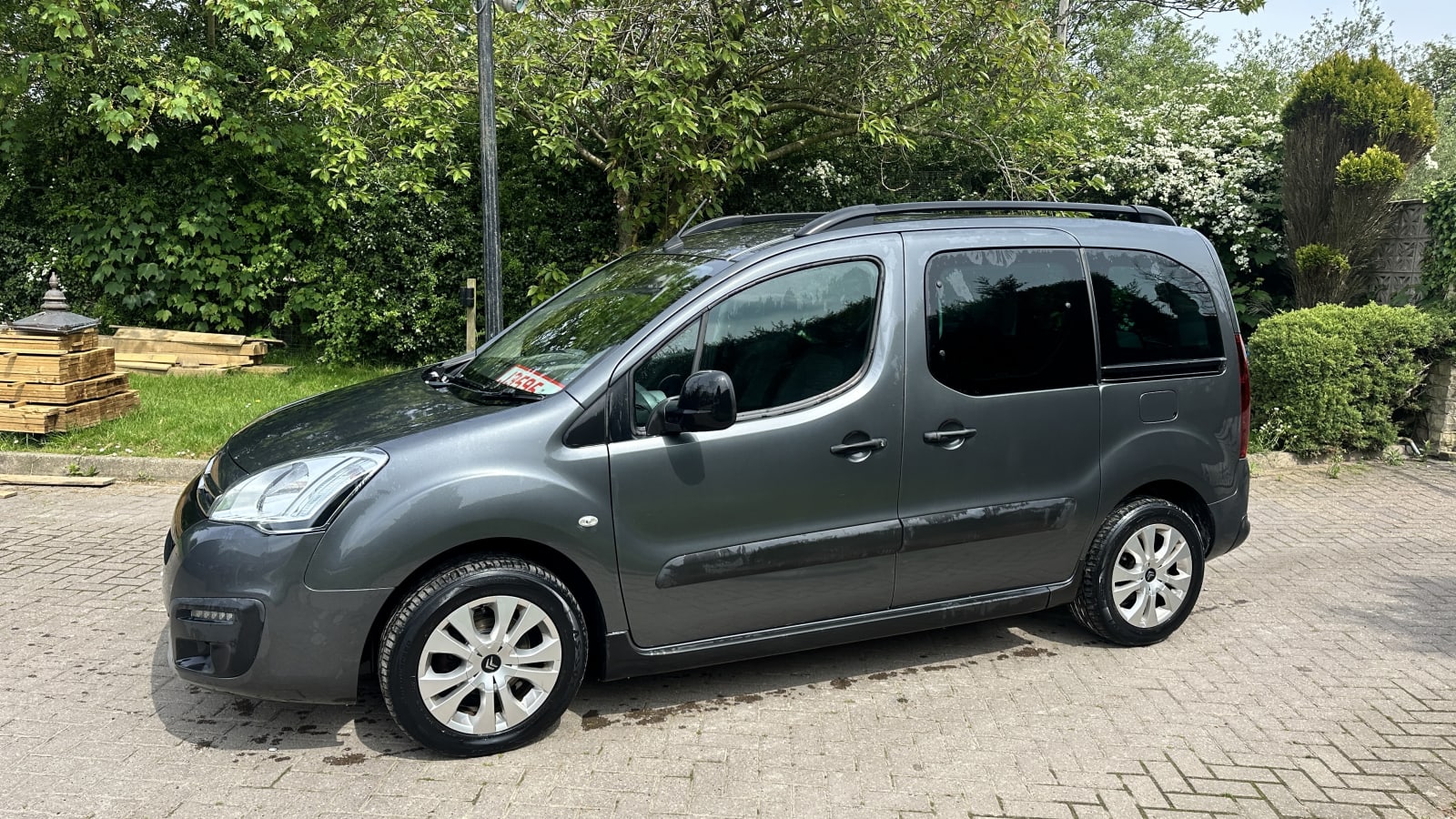Citroen Berlingo Boot Jump