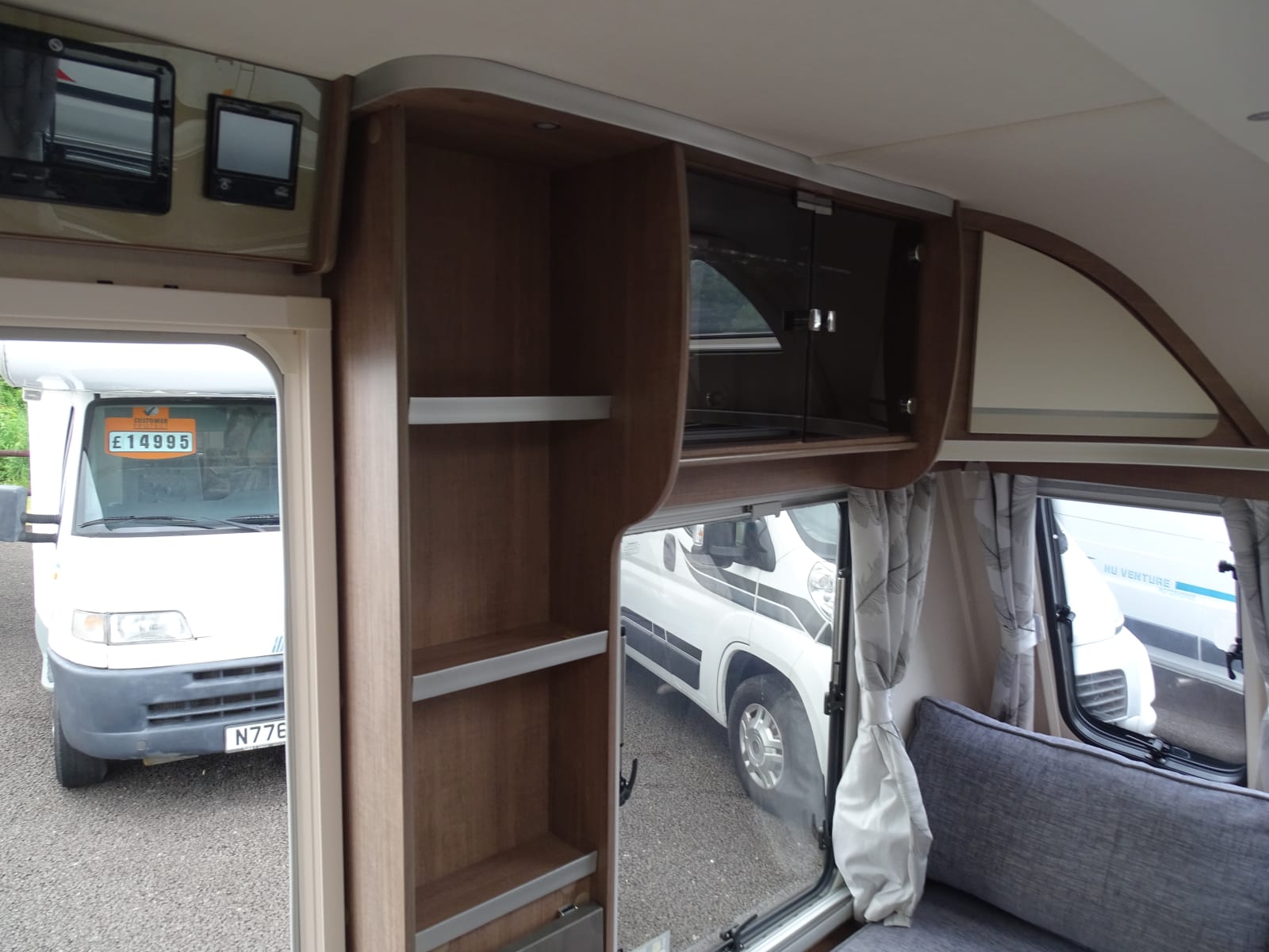 Lunar Alaria Tr 2019 4 Berth Twin Axle Touring Caravan Wi...