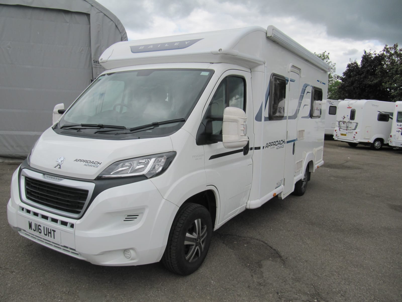 2016 Bailey Approach Advance 640 White