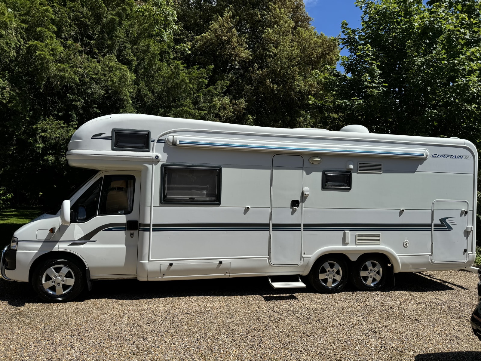 Autotrail Chieftain Se Tag Axle Fixed Bed 6 Berth Motorho...