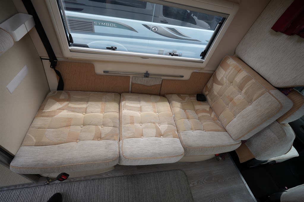 2012 Romahome R40 White