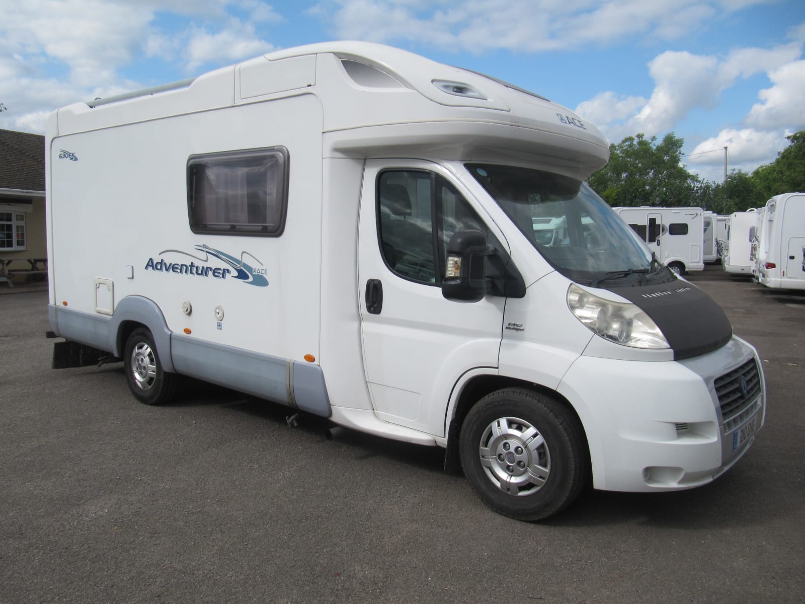 2008 Ace Adventurer White