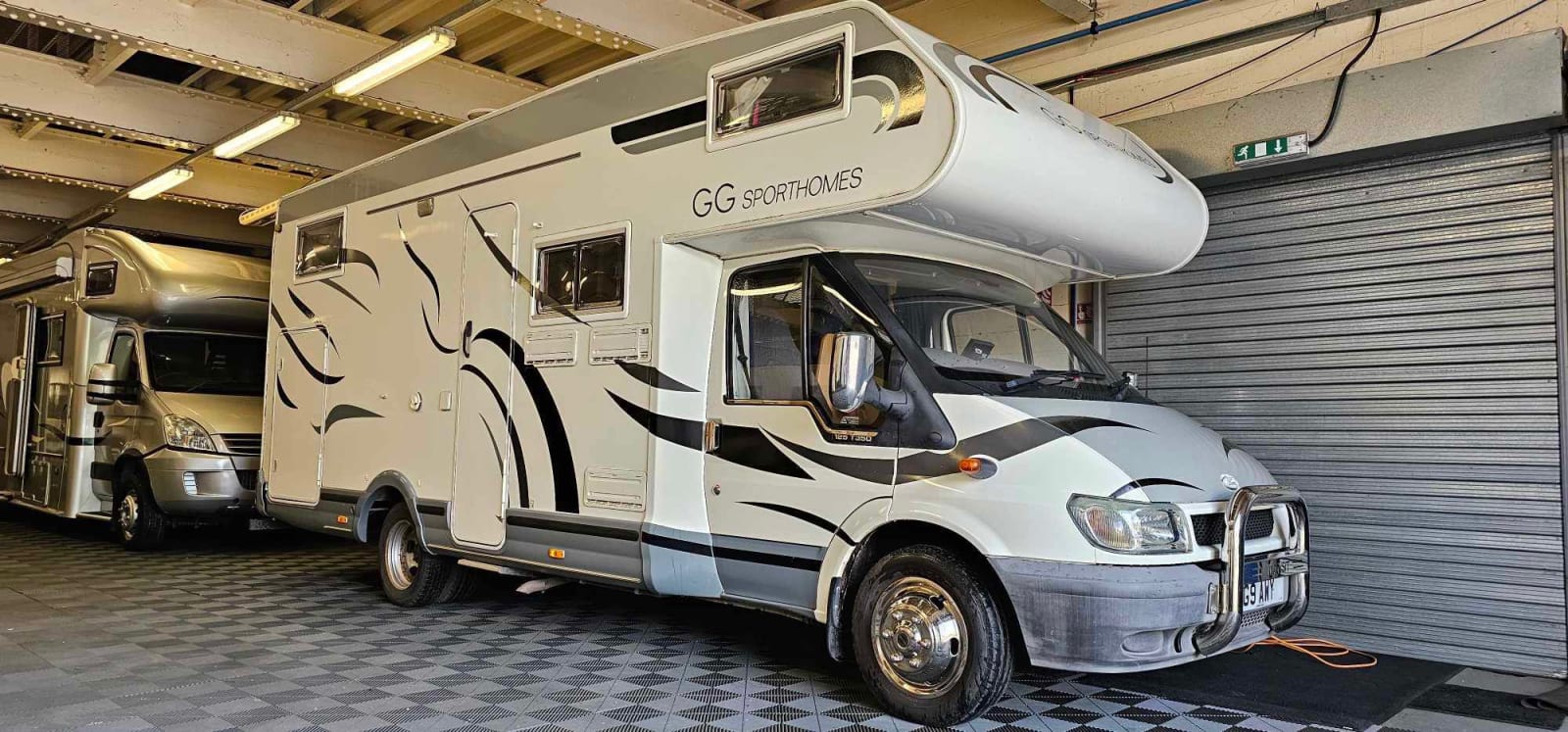 Ford Challenger 6 Berth Large Garage.