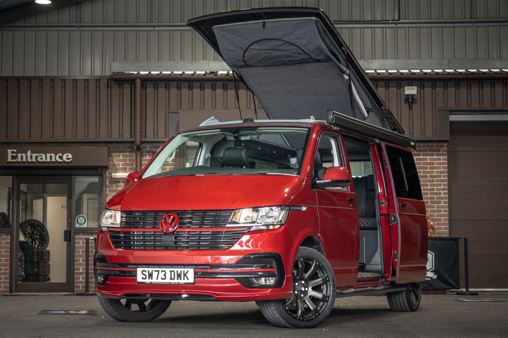 Volkswagen Vw Transporter T6.1 Fortana Red 2023 Model Cam...