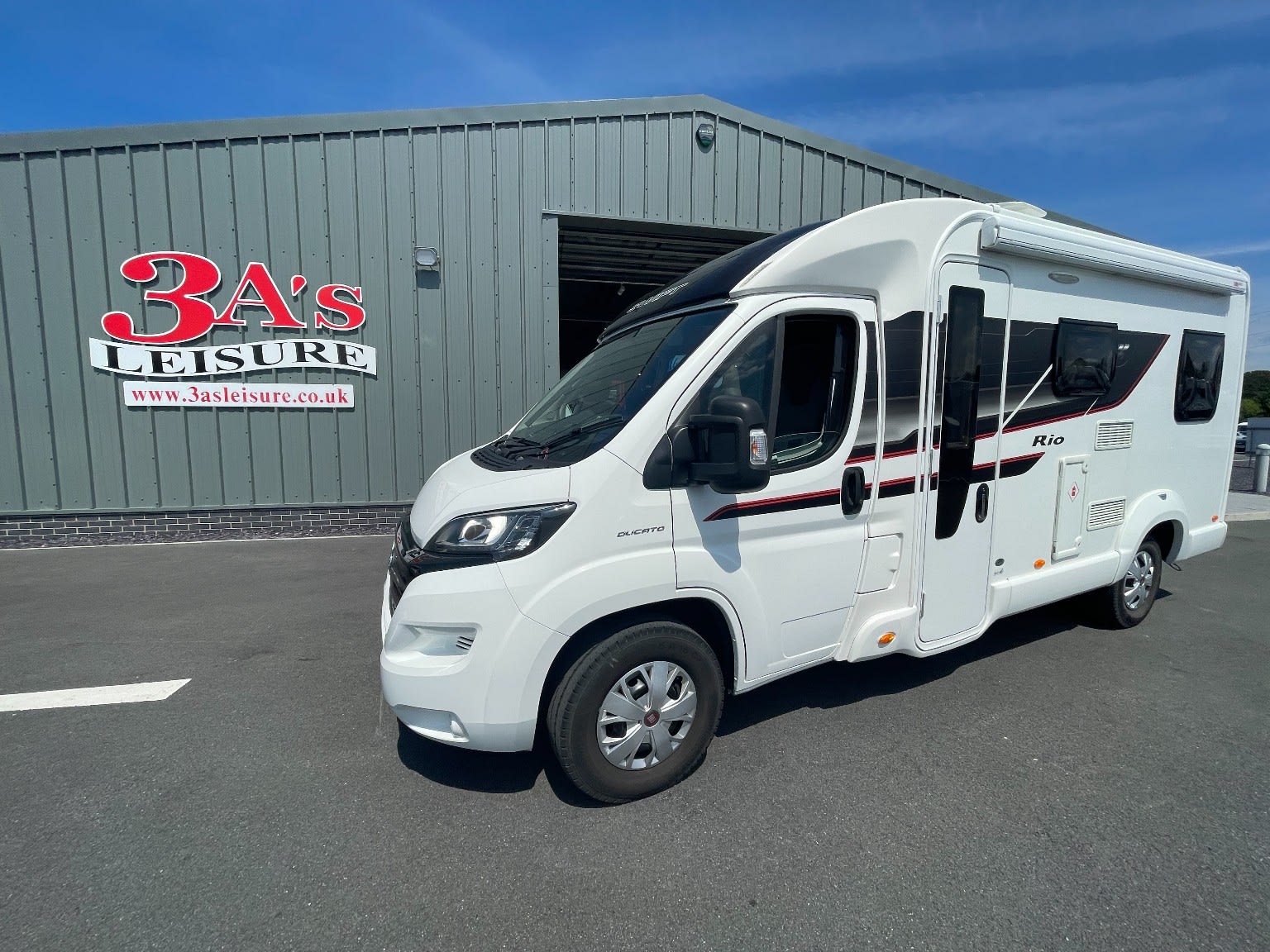 2016 Swift Rio 340 White