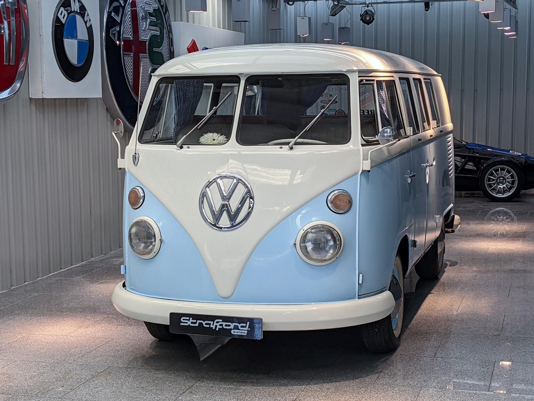 1966 Volkswagen Campervan Blue/white