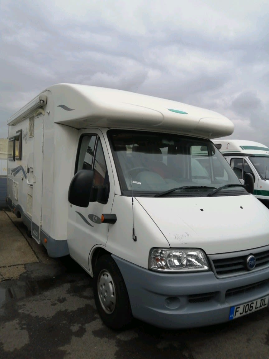 2006 Mclouis Tandy 671 White