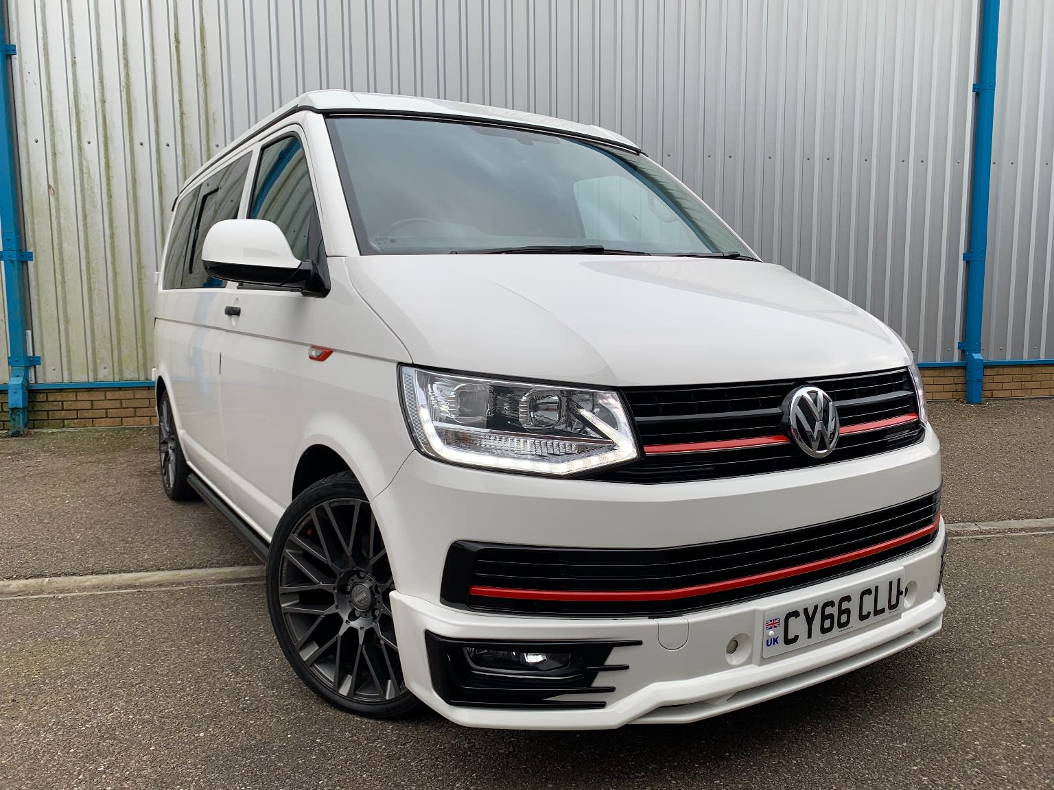 2017 Volkswagen Transporter White