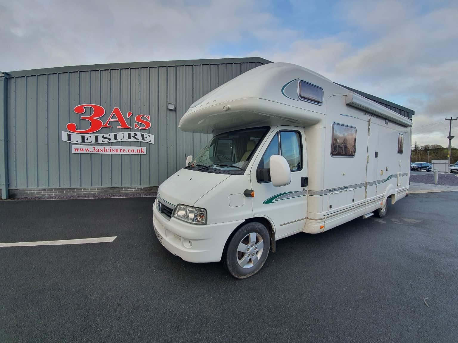 2005 Bessacarr E765 White
