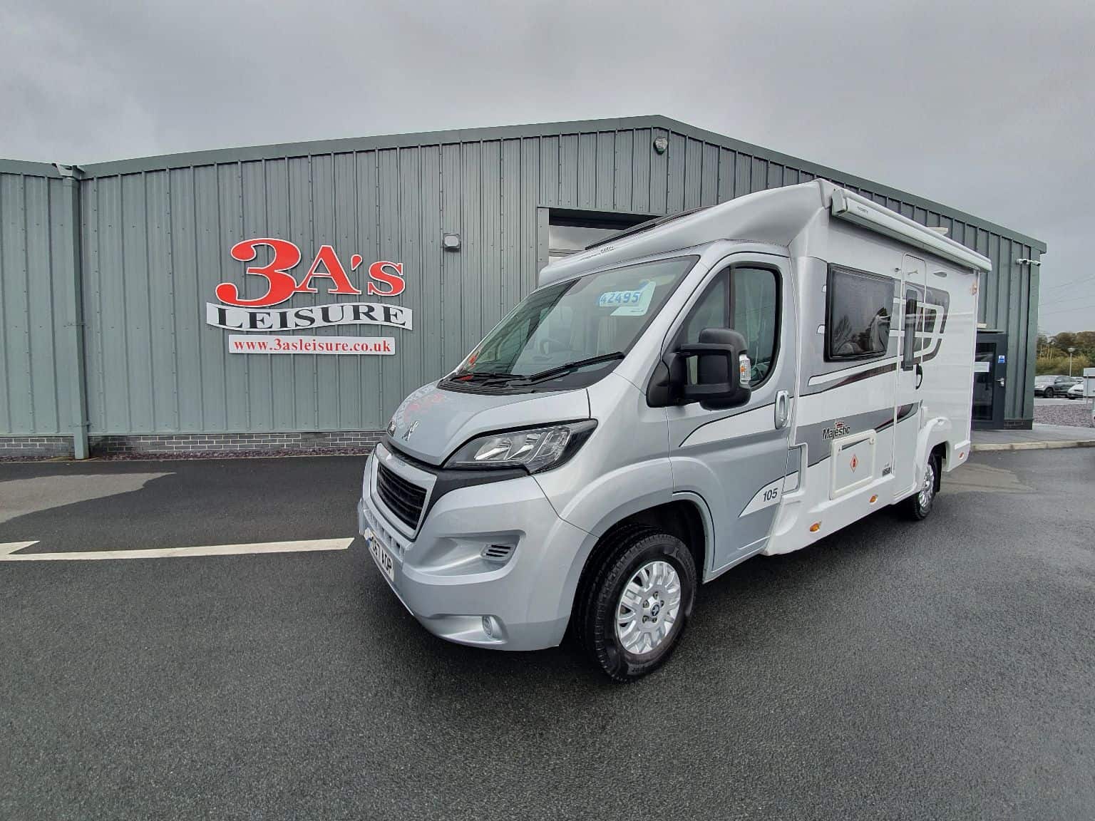 2017 Elddis Majestic 105 White