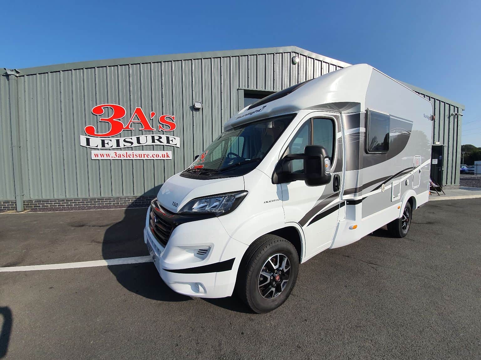 2017 Sunlight T 60 White