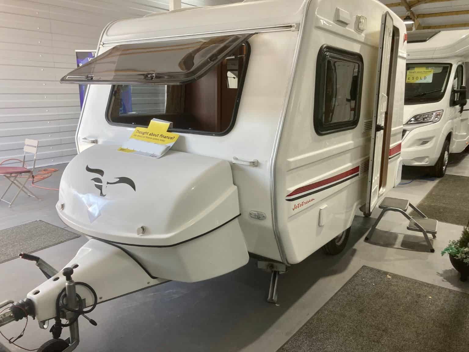 2017 Freedom Jetstream White
