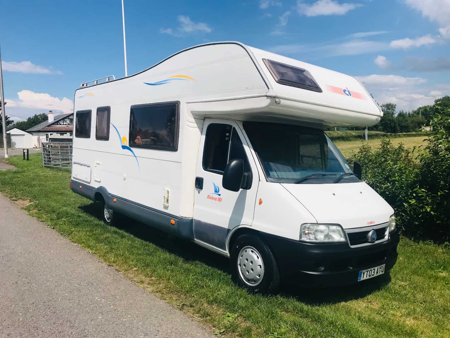2003 Ci Riviera 171 White
