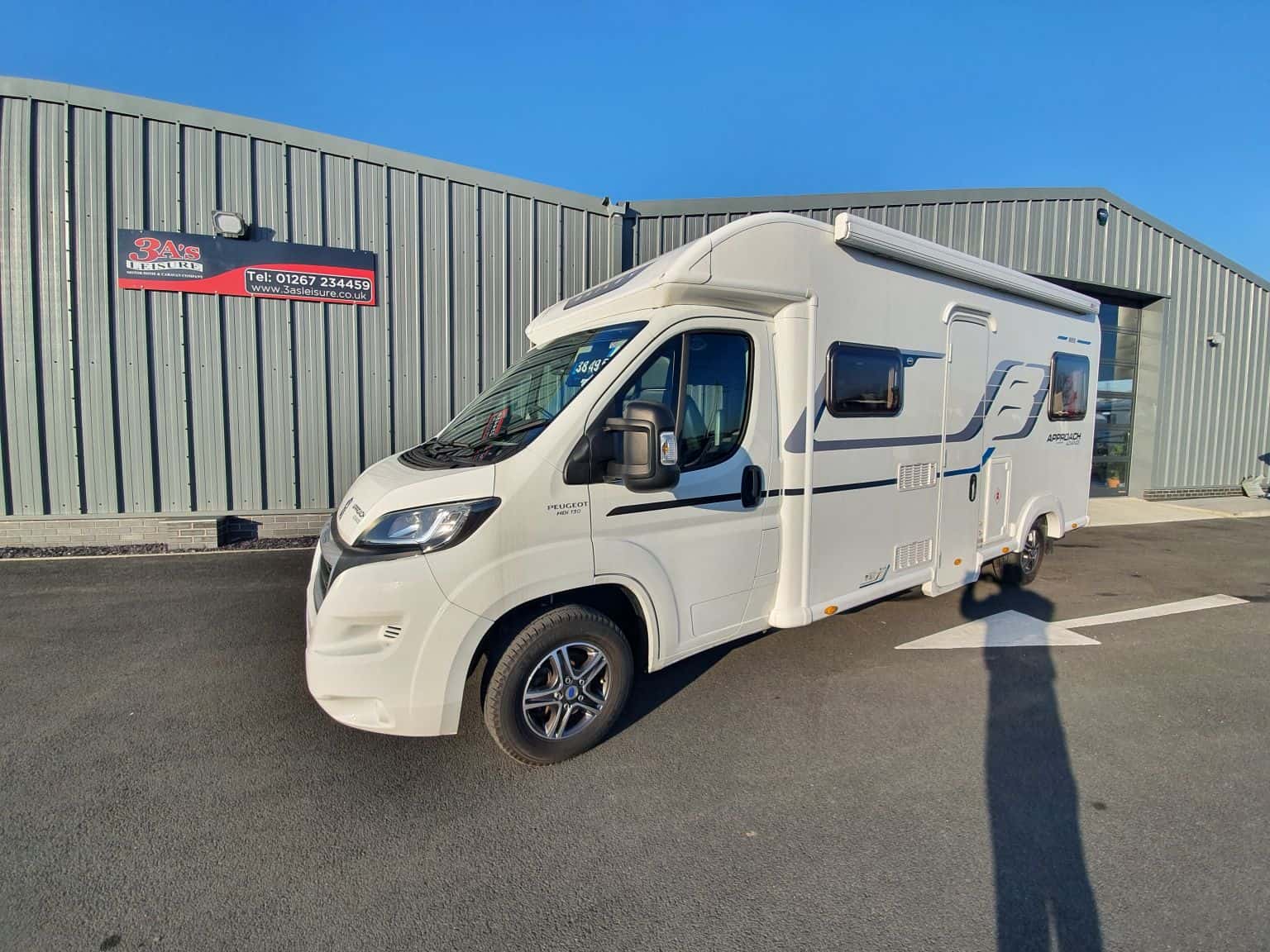 2016 Bailey Approach Advance 665 White