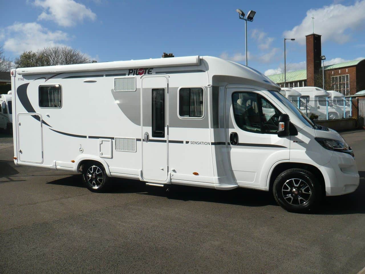 2018 Pilote P740 White