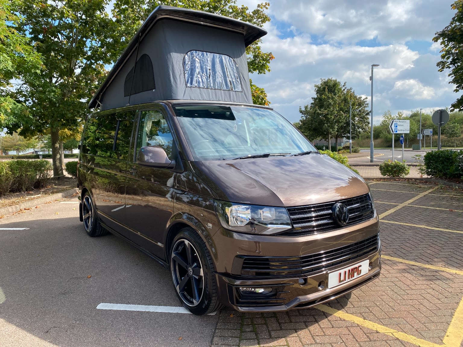 2017 Volkswagen Transporter Brown