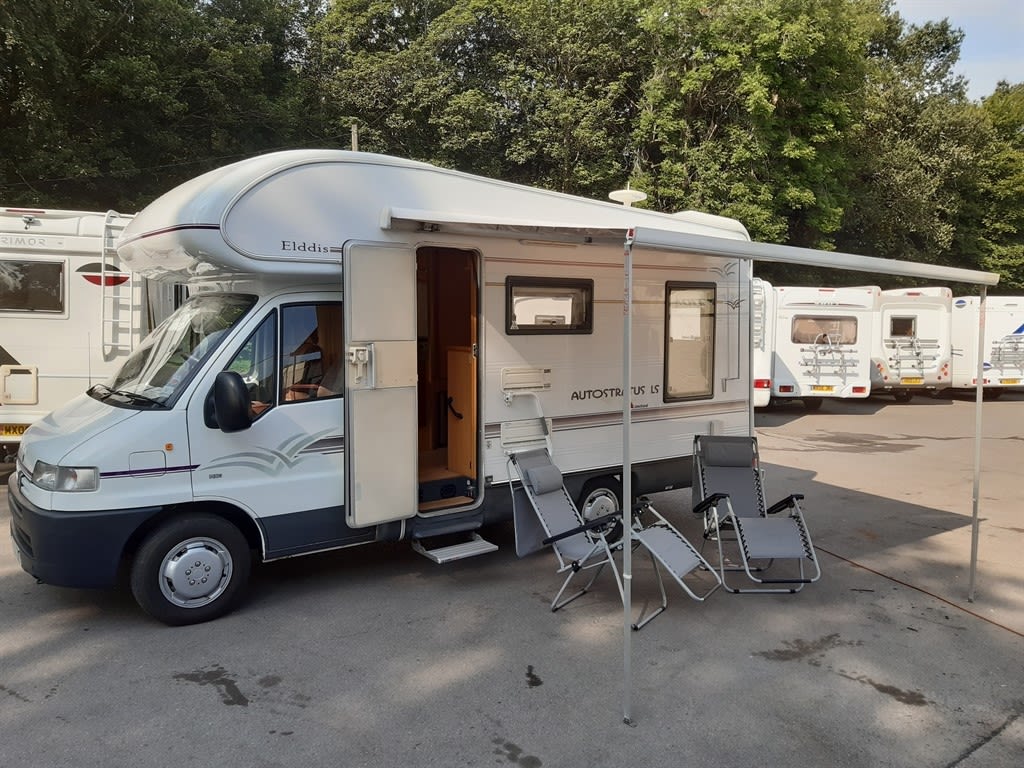 2002 Elddis Autostratus White