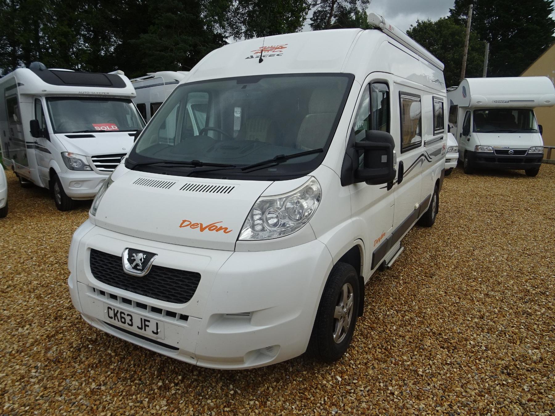 2013 Devon Aztec White