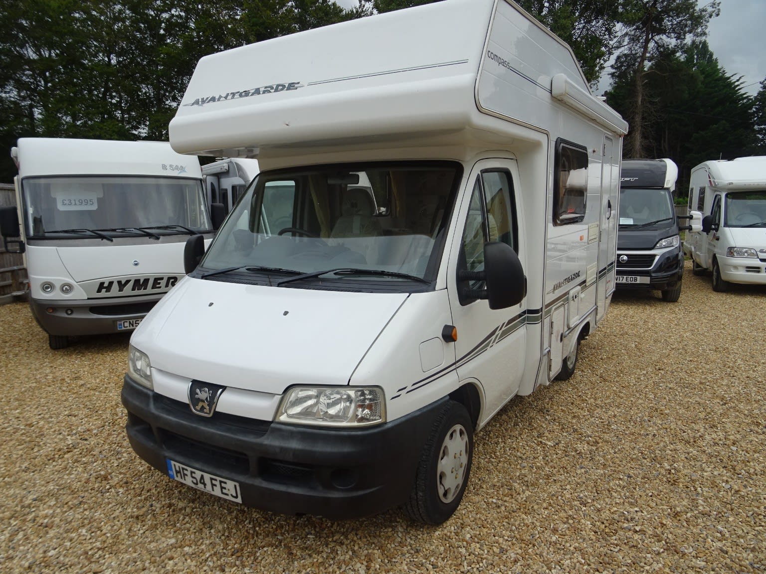 2004 Compass Avantgarde 100 White