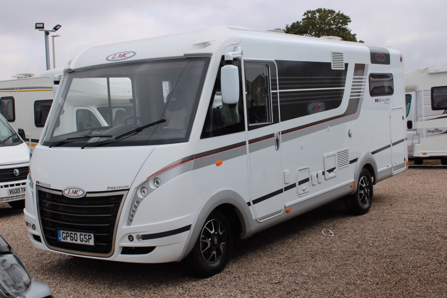 2017 Lmc Explorer Sportline White