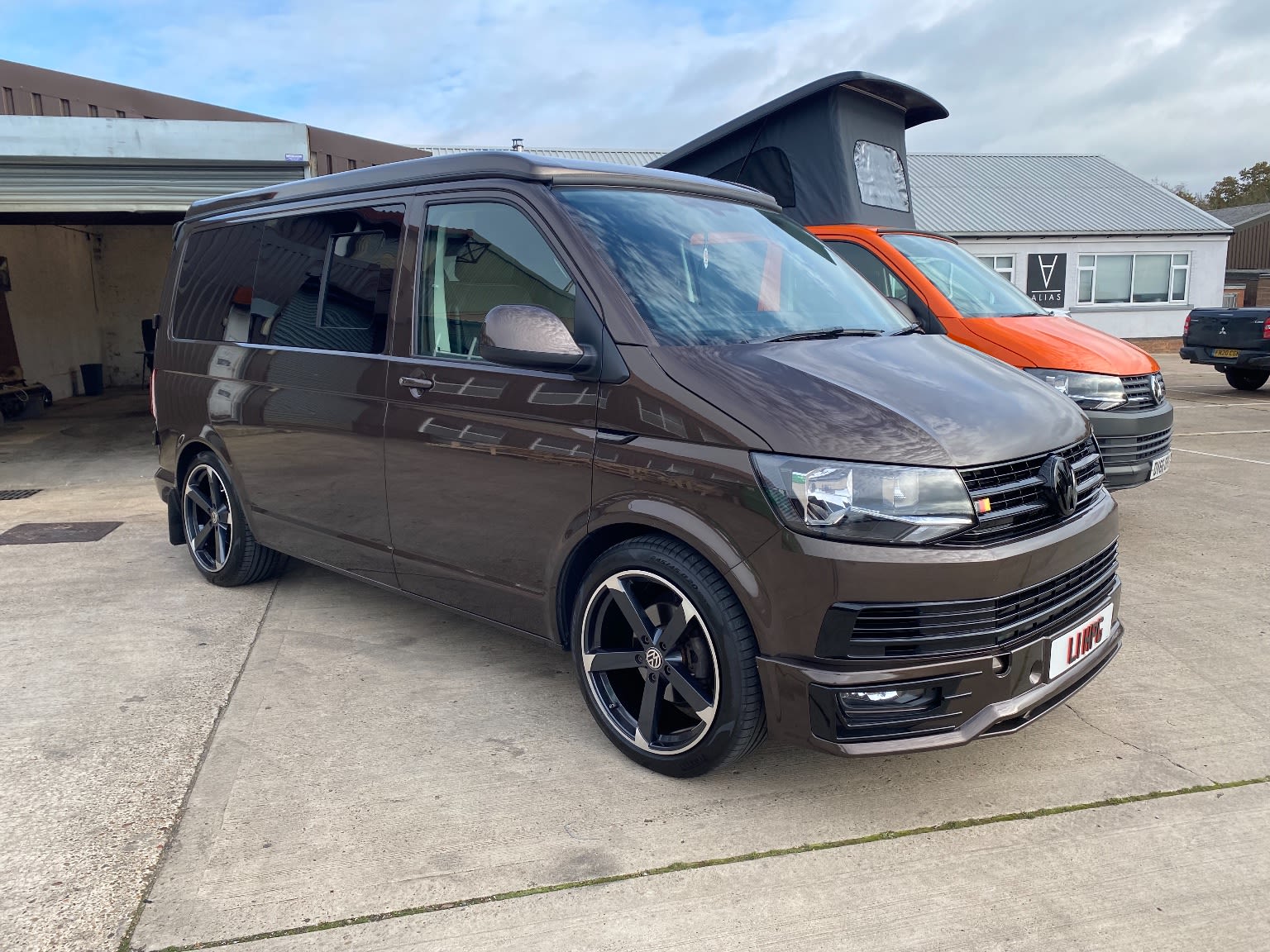 2017 Volkswagen Transporter Brown