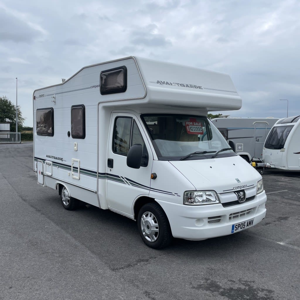 2005 Compass Avantgarde 200