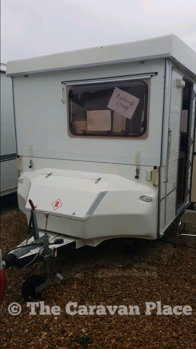 2005 Gobur Carousel White