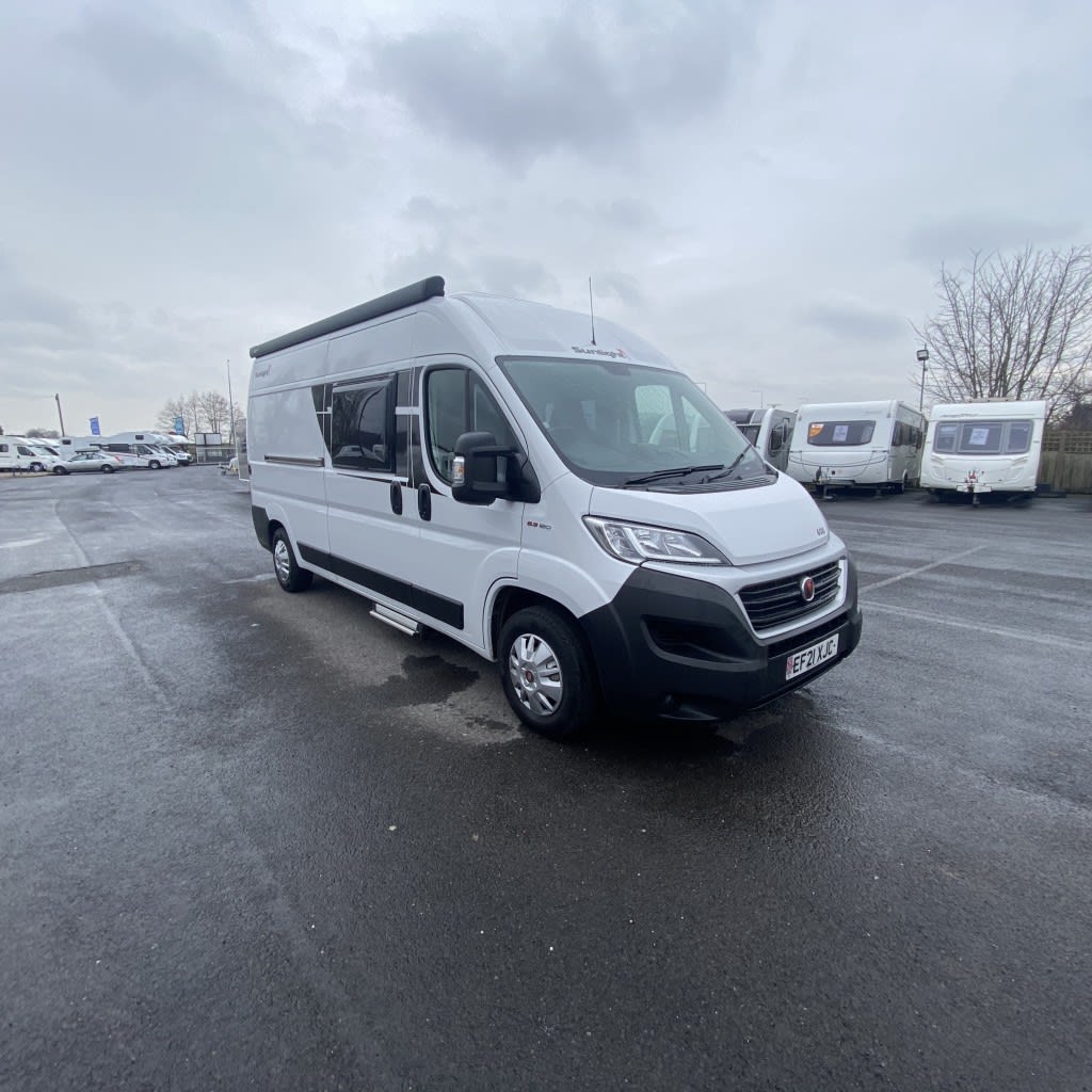 2021 (21) Sunlight Cliff 600 Van Conversion