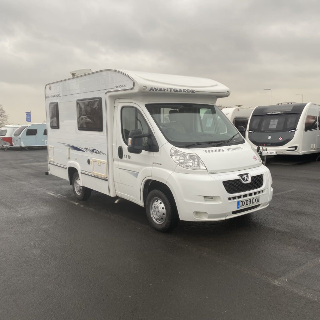 2009 Compass Avantgarde Motorhome