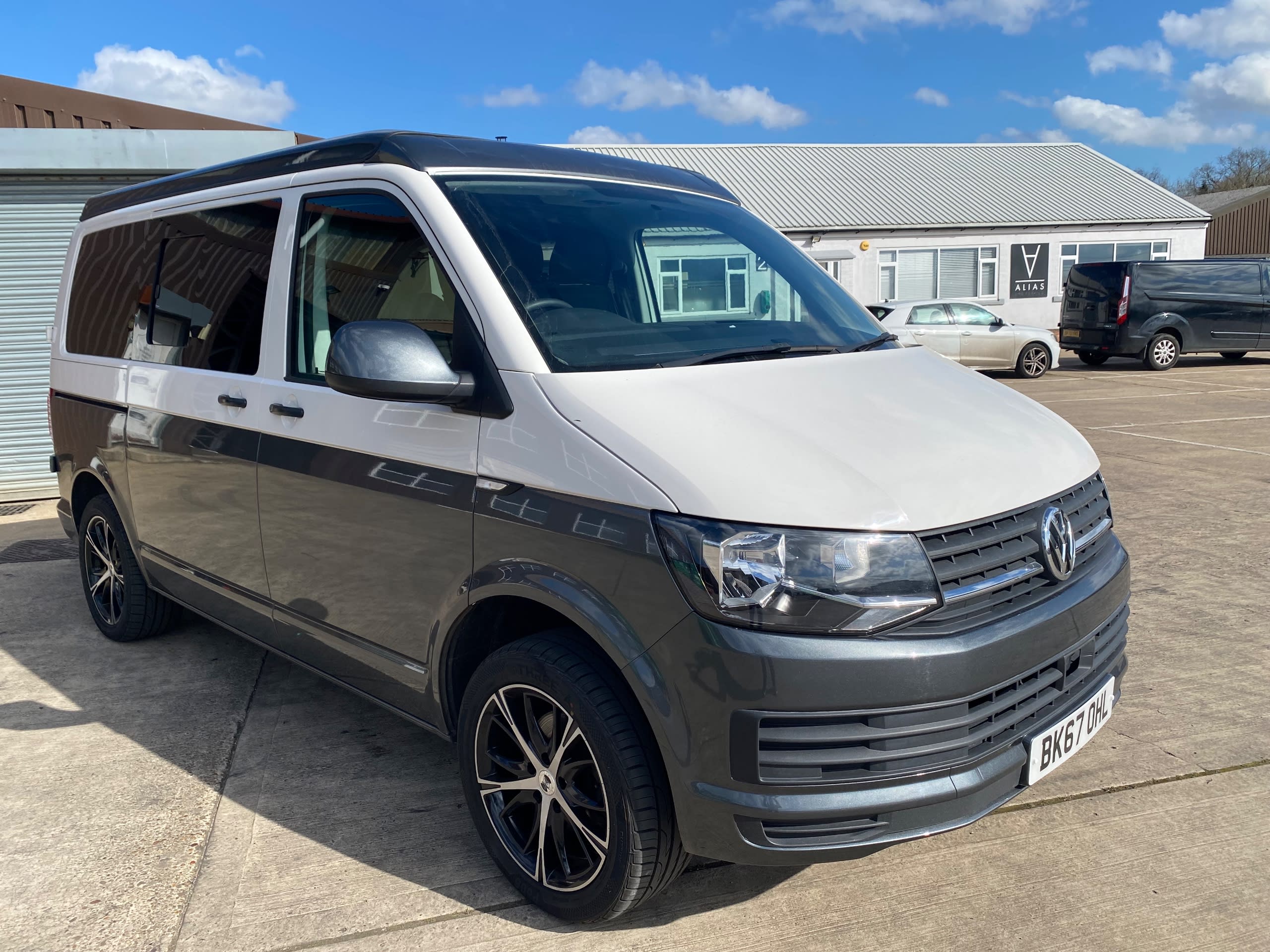 2017 Volkswagen Transporter White
