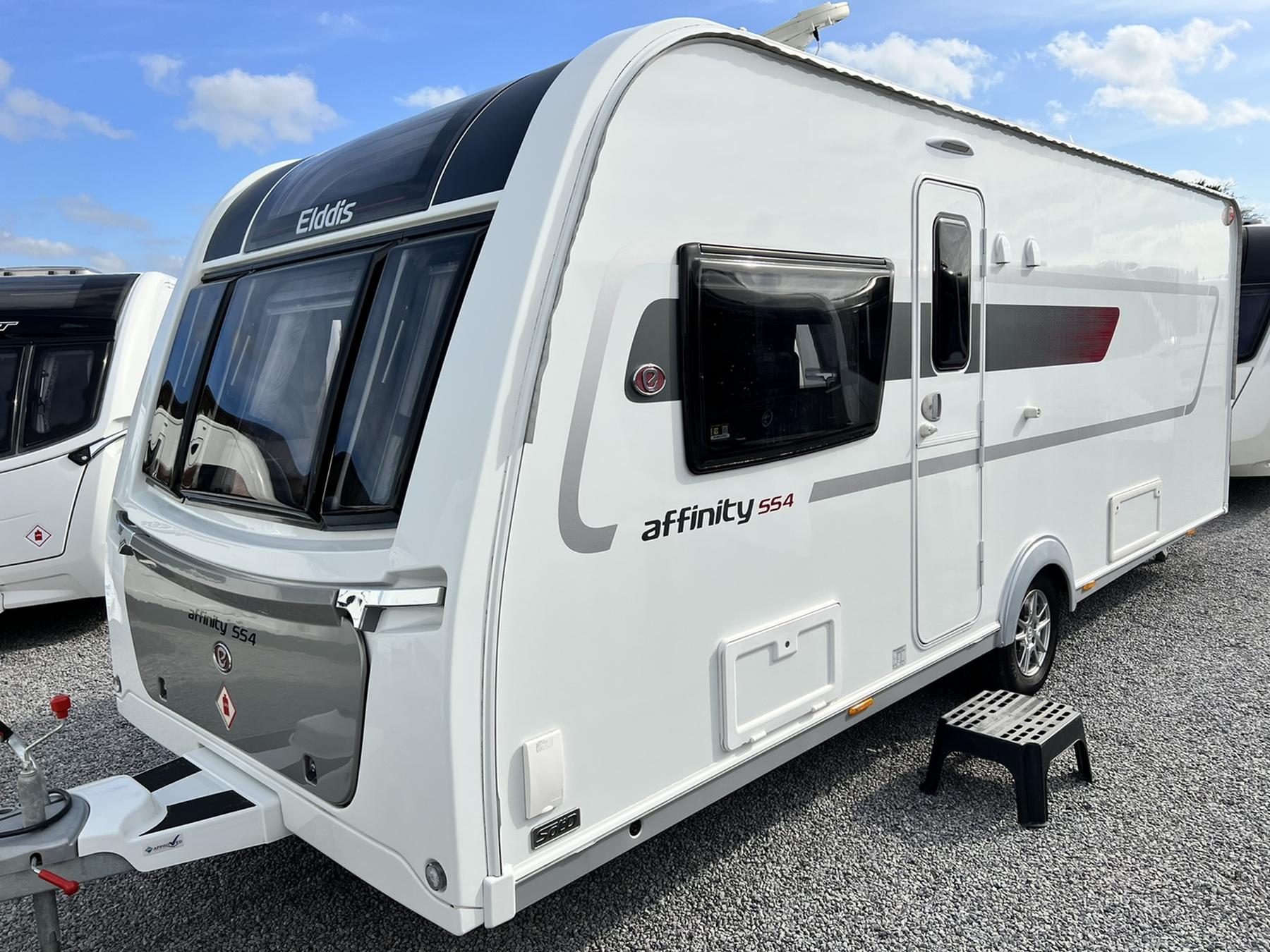 2018 Elddis Affinity White