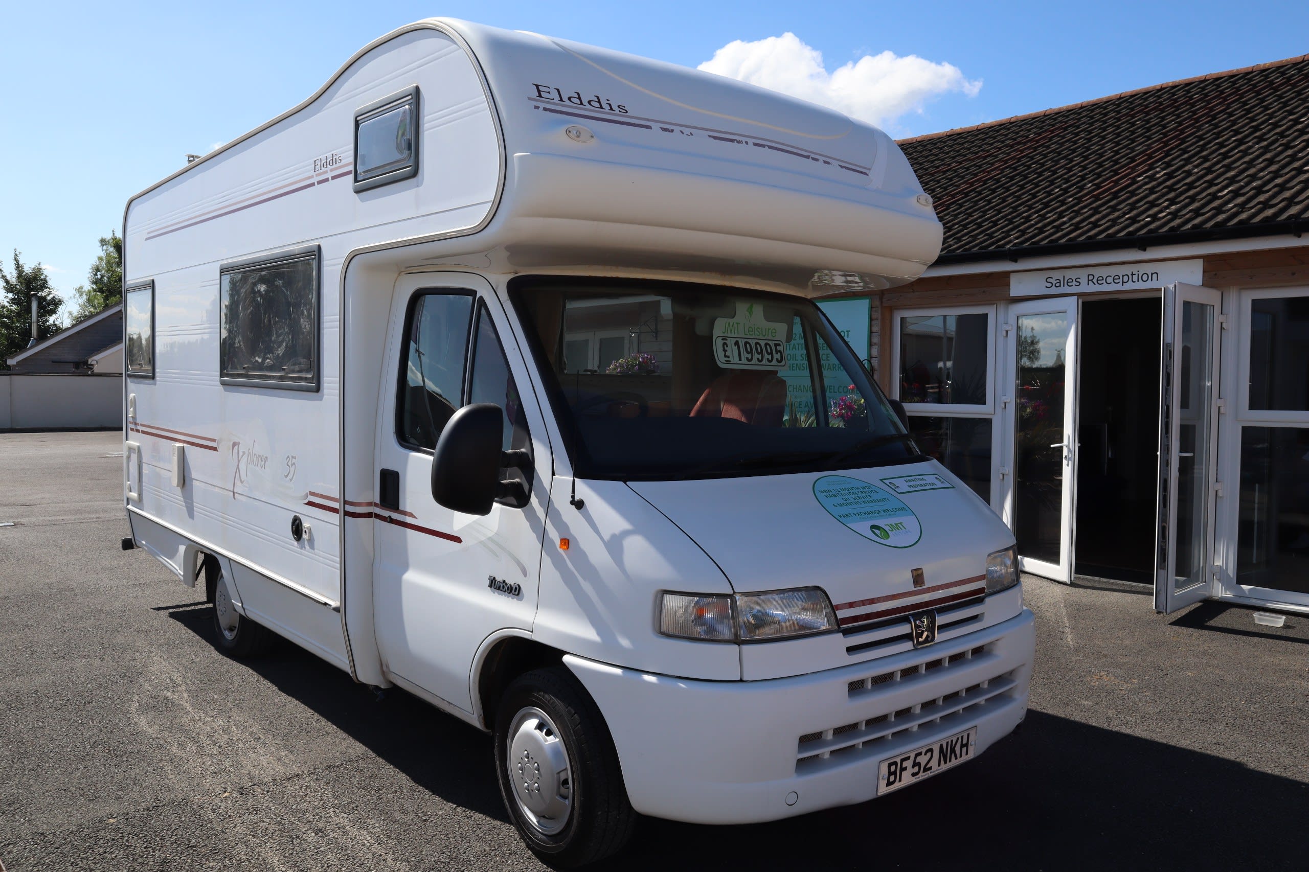 2002 Elddis Xplore White