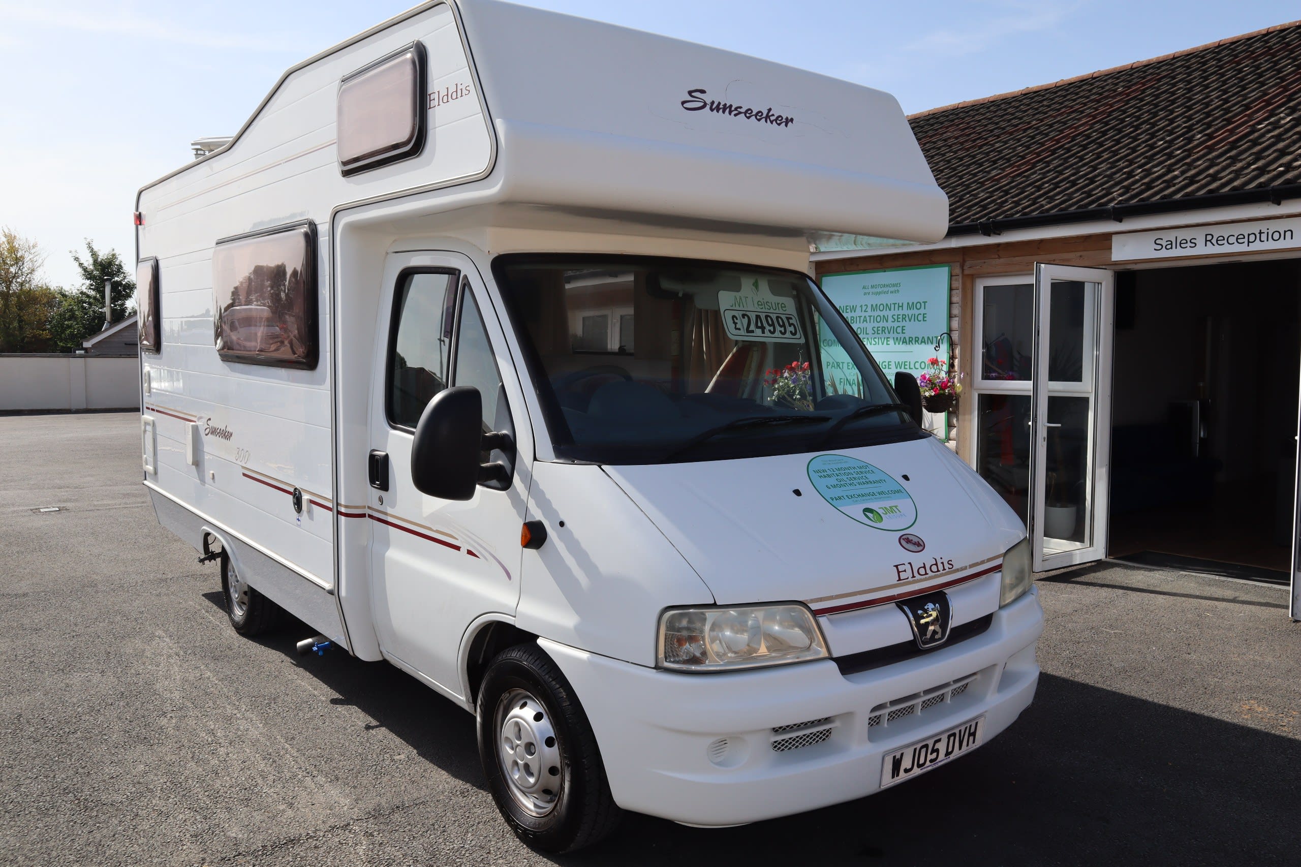 2005 Elddis Sunseeker 300 White