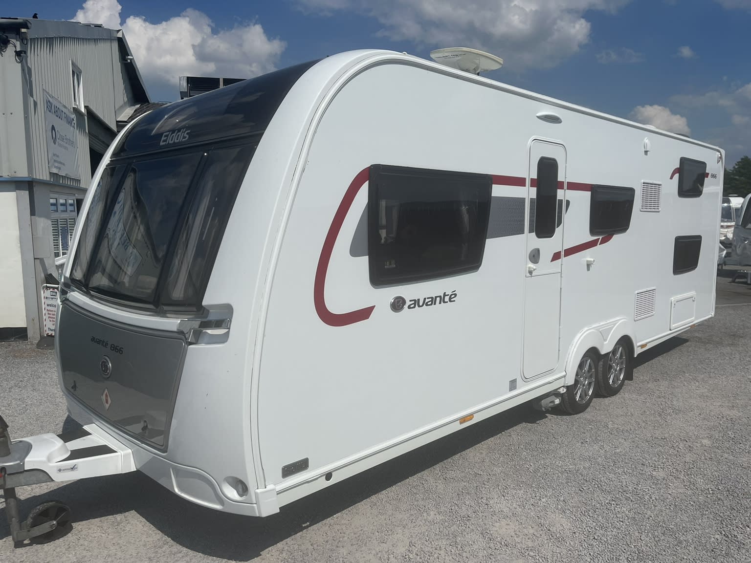 2018 Elddis Avante White